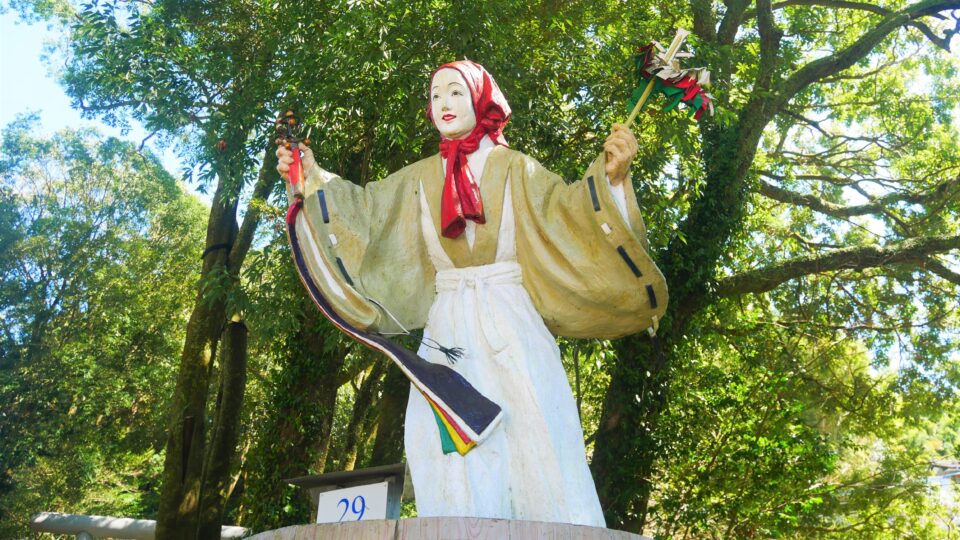 高千穂歓迎オブジェ めちゃくちゃウェルカム感を醸し出す2柱の神さま│Harada Office Weblog