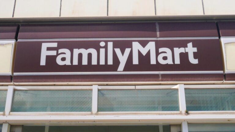 茶色いファミリーマート 九州南部でいち早く茶色に染まった桜島店│harada Office Weblog