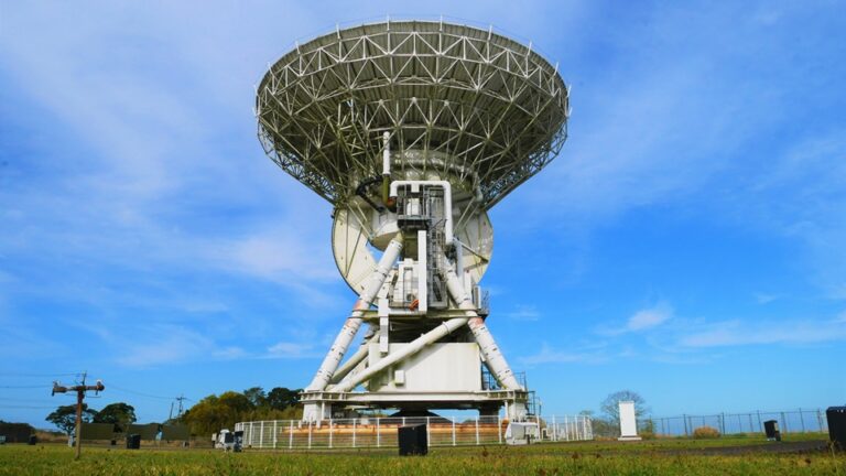 国立天文台VERA入来観測局 シュールでエモい高原の巨大アンテナ│Harada Office Weblog